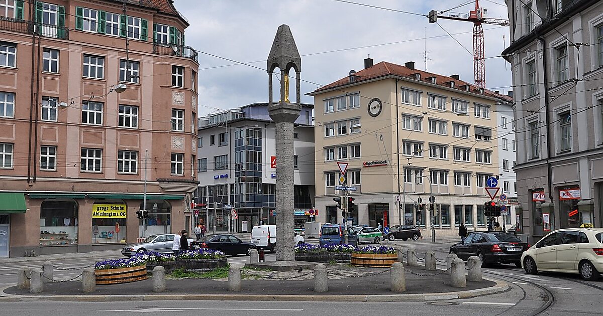 Pasinger Marienplatz in Pasing, Bayern, Deutschland | Tripomatic