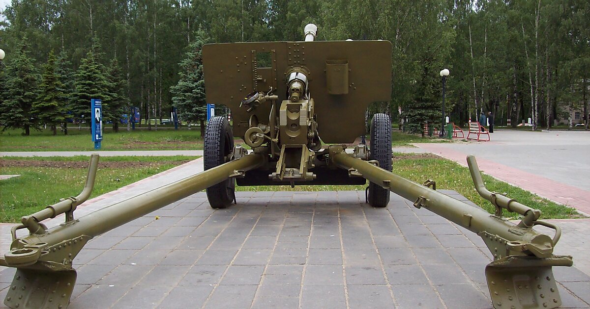 76 mm divisional gun M1942 in Ružomberok, Slovakia | Tripomatic