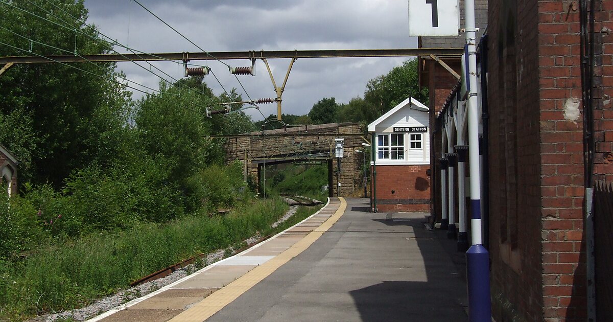 Dinting in Glossop, UK | Tripomatic