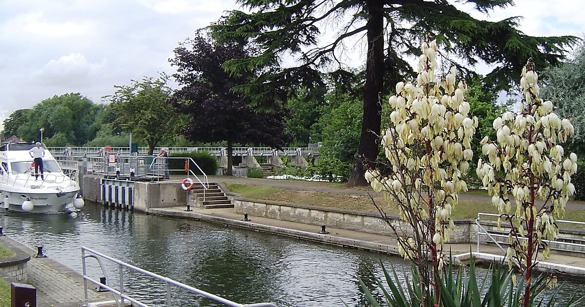 Bell Weir Lock