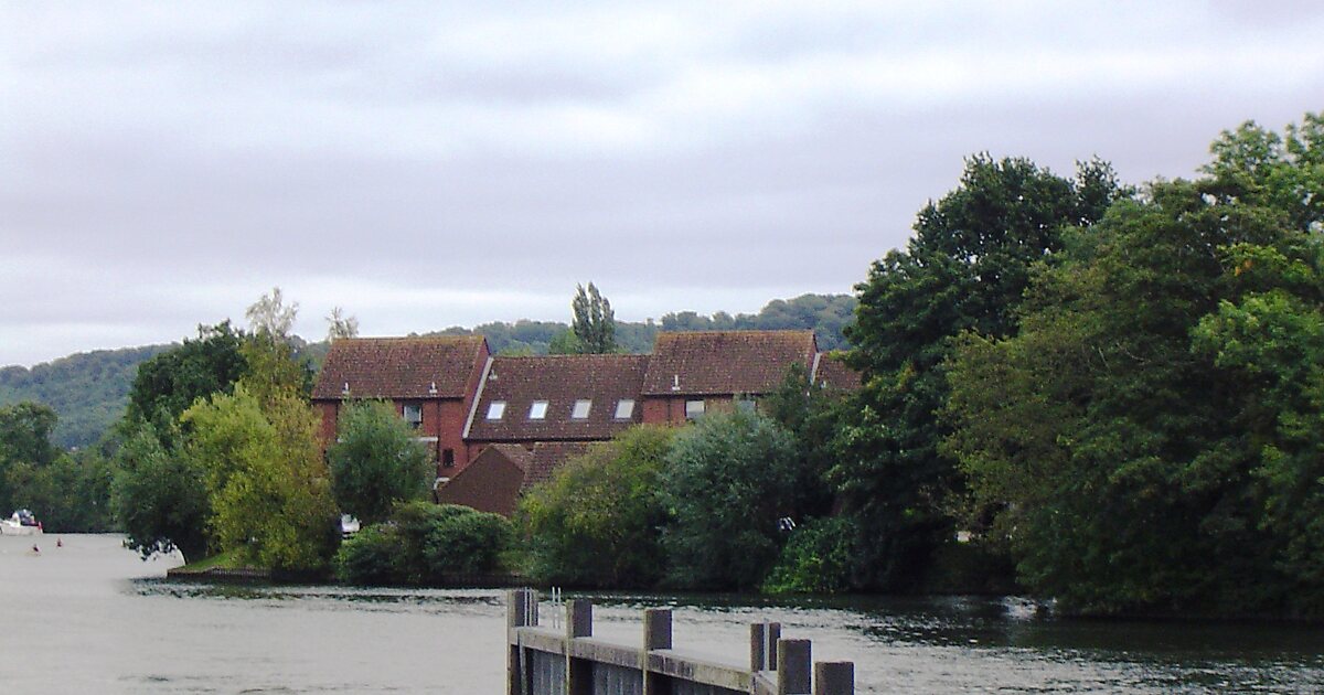 Temple Mill Island in Bisham, UK | Tripomatic