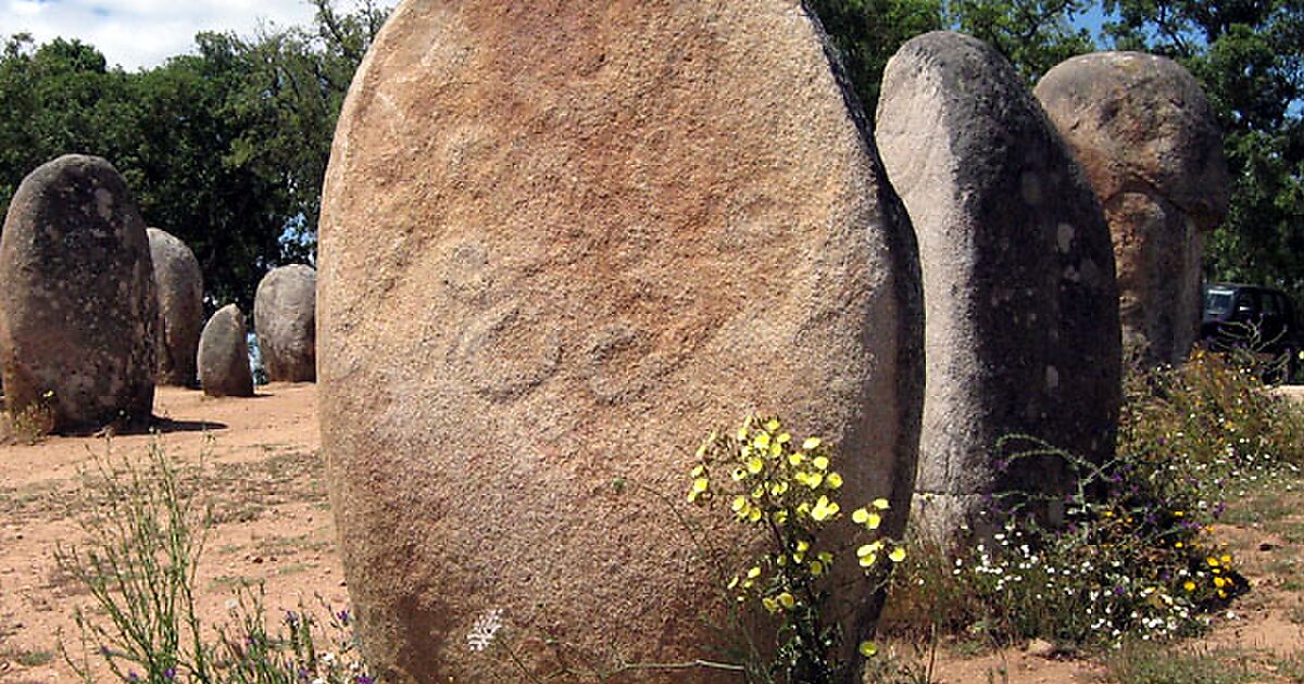Almendres Cromlech in Évora, Portugal | Tripomatic