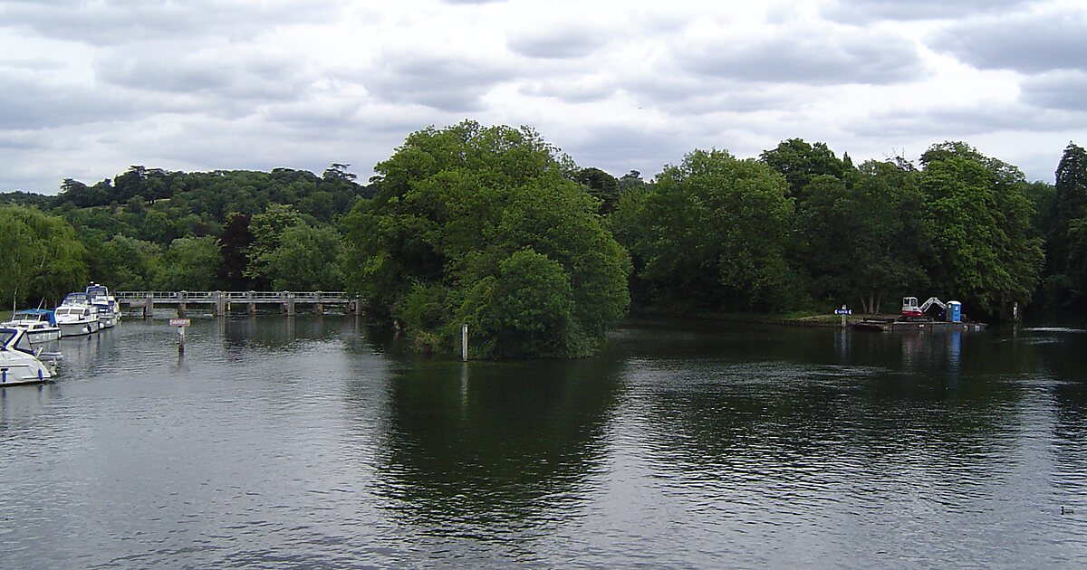 Hedsor Water in Cookham, UK | Tripomatic