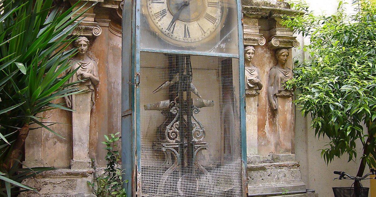 Pigna in Rome, Italy | Tripomatic