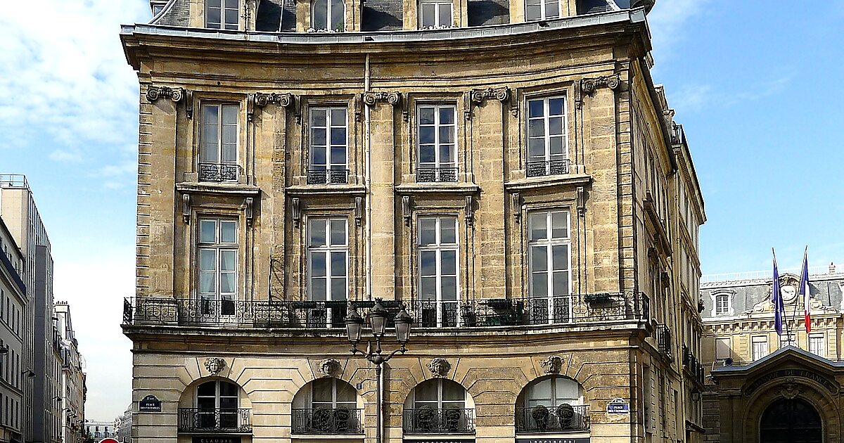 Place des Victoires in Paris, France | Sygic Travel