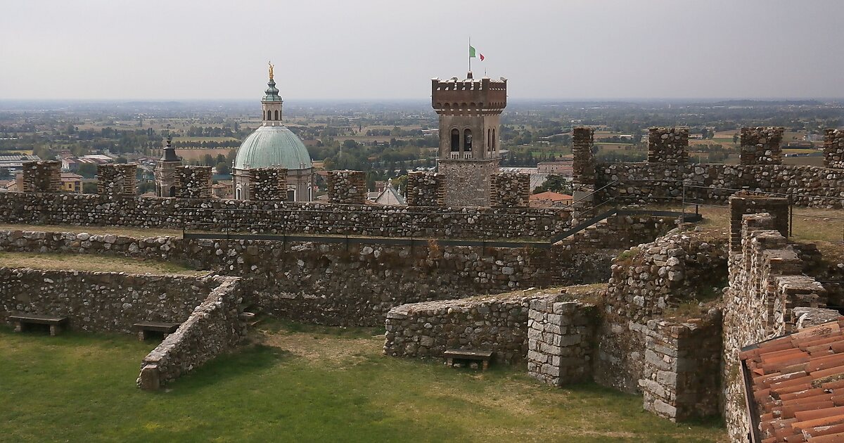 Lonato Castle in Lonato del Garda, Italy | Tripomatic