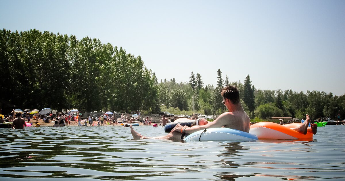 Wabamun Lake in Alberta, Canada | Tripomatic