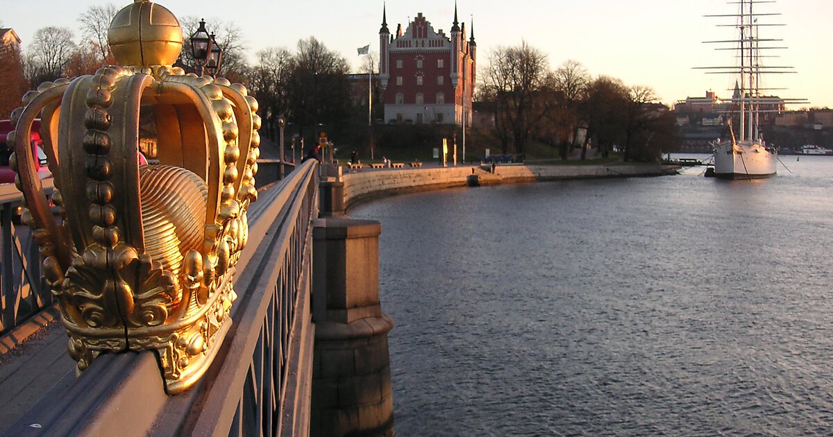 Skeppsholmsbron in Stockholm, Sweden | Tripomatic