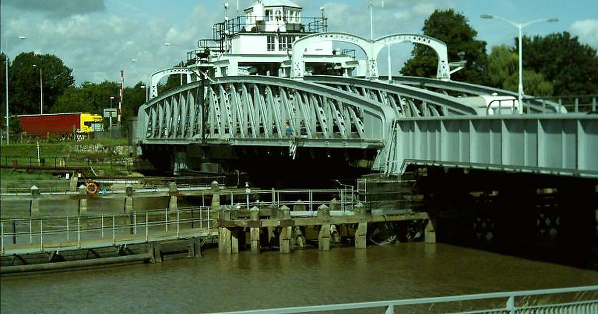 Crosskeys Bridge in Sutton Bridge, UK | Tripomatic