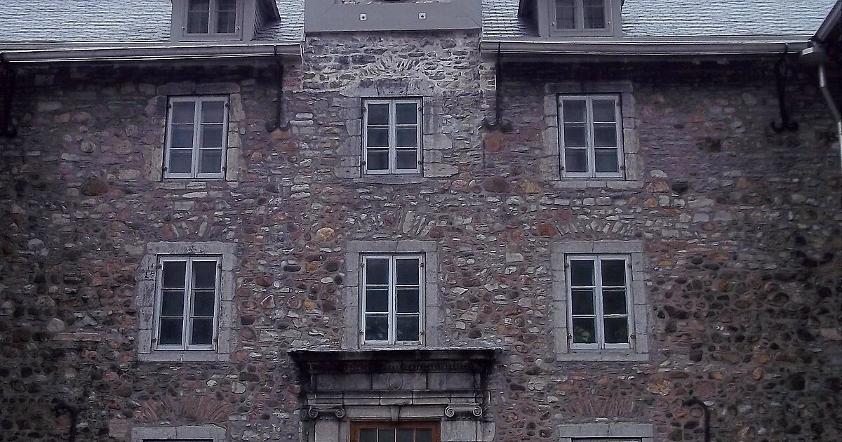 Saint-Sulpice Seminary in Ville-Marie, Montreal | Tripomatic