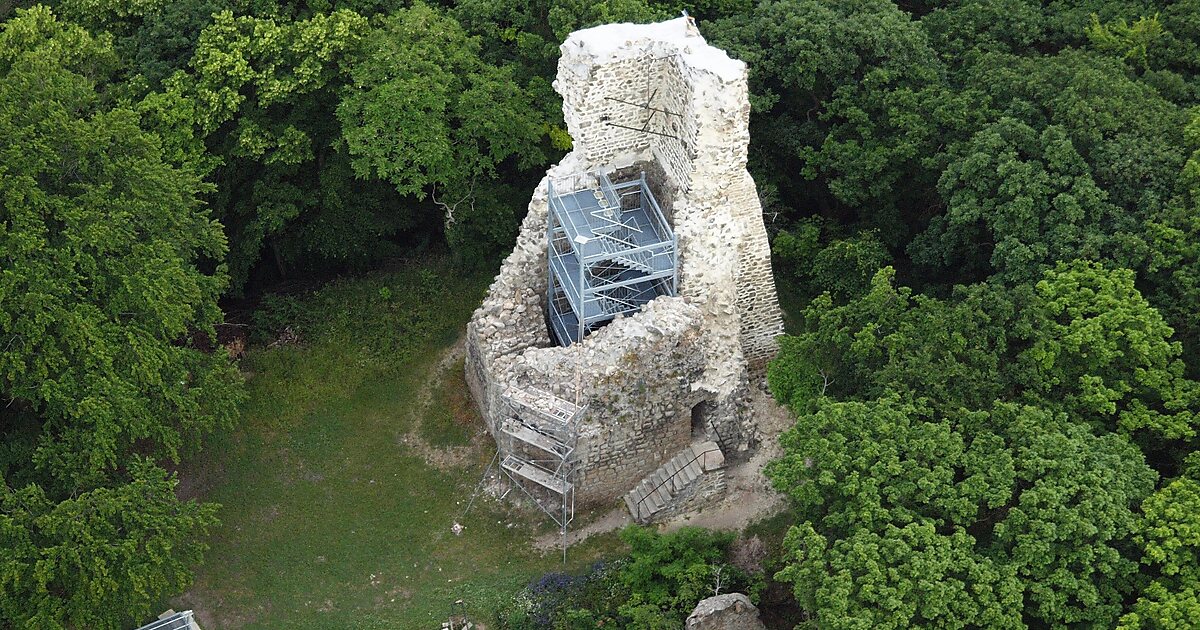 Lauenburg Castle in Thale, Germany | Tripomatic
