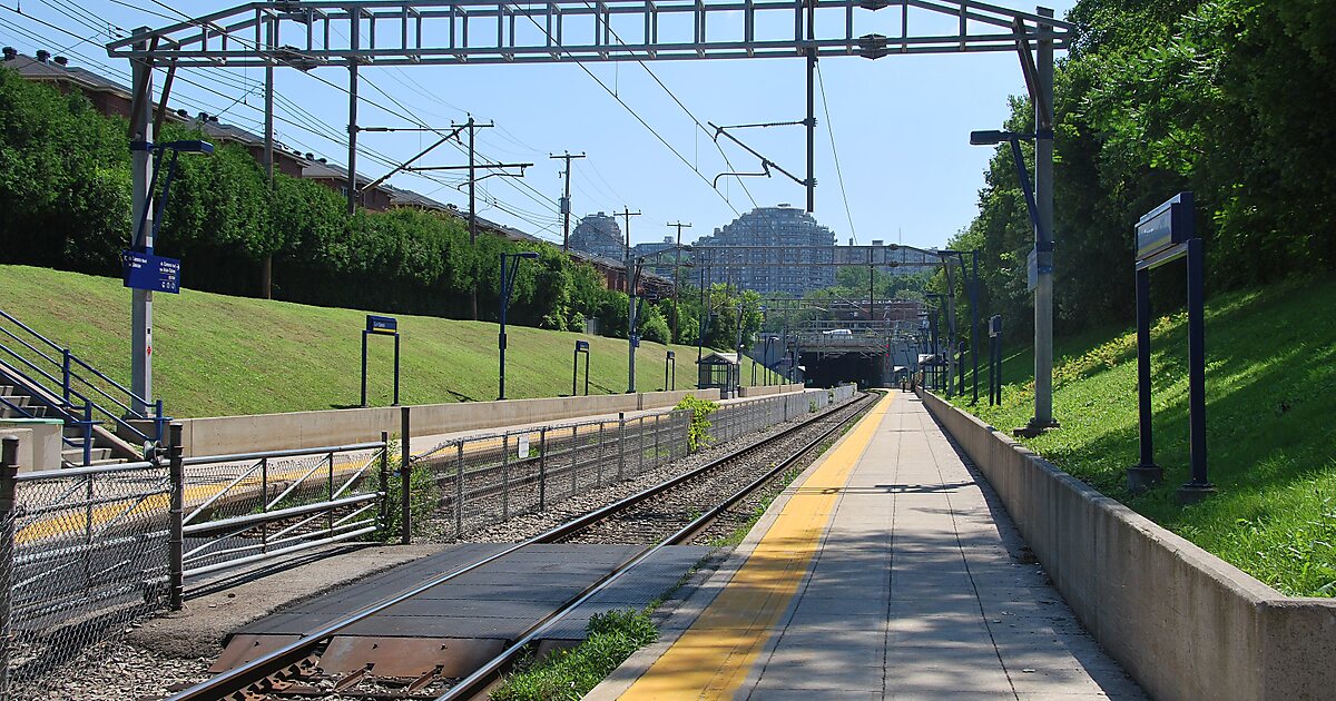 Canora station in Montreal | Tripomatic