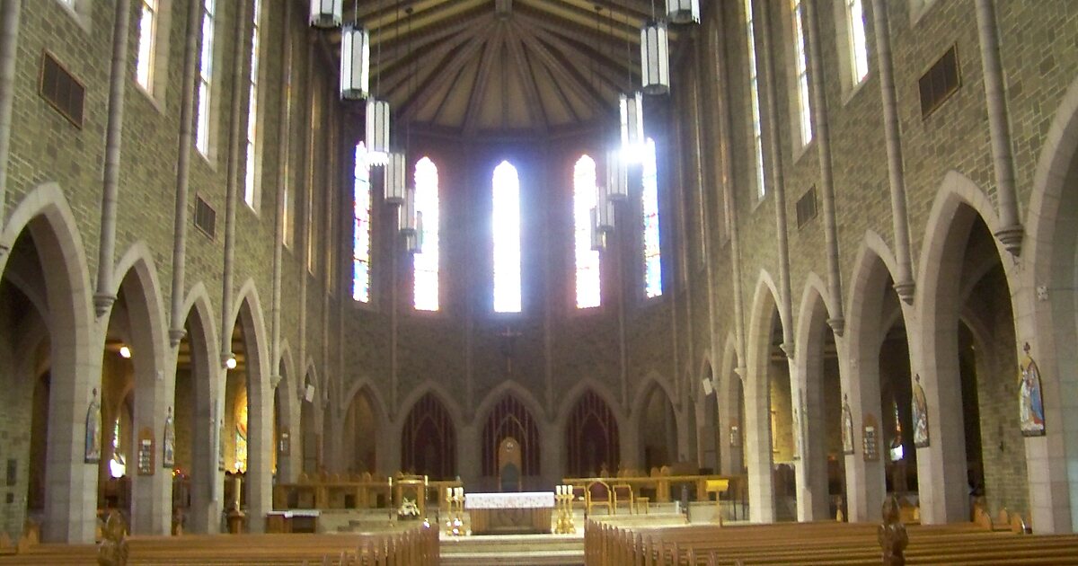 St. Joseph's Basilica in Downtown Edmonton | Tripomatic