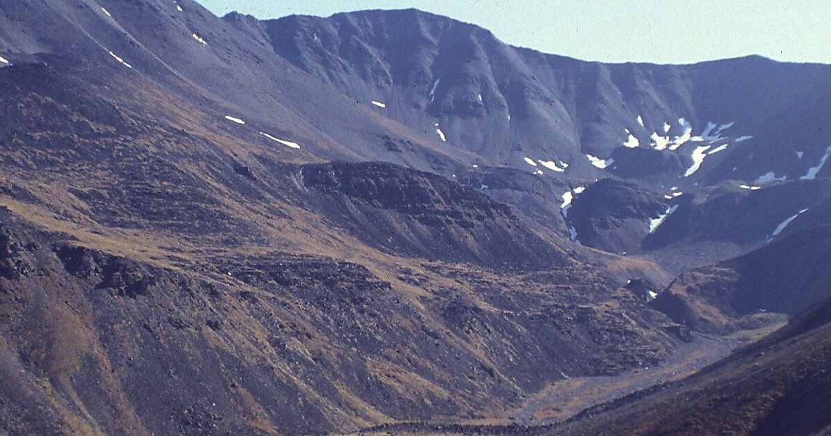 Atigun Pass in Alaska | Tripomatic
