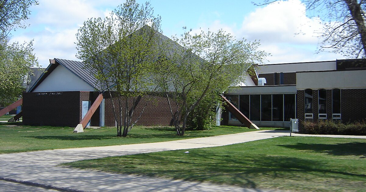 Evan Hardy Collegiate in Saskatoon | Tripomatic