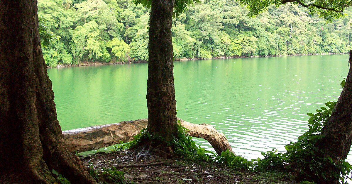 Bulusan Lake in Sorsogon City, Philippines | Tripomatic