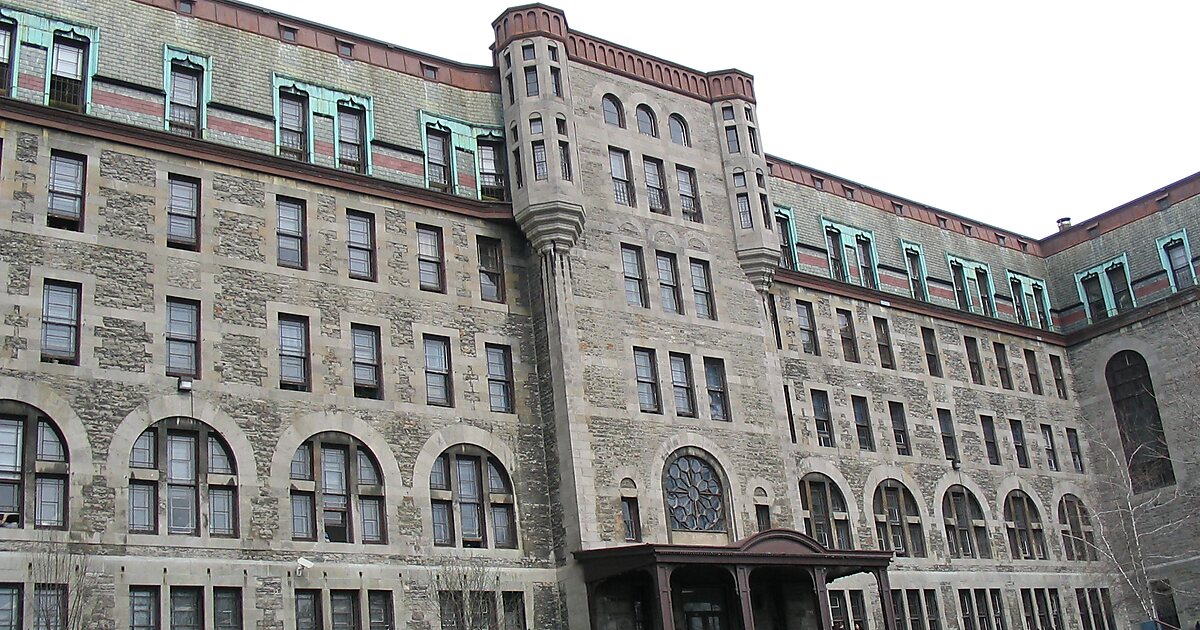 Marianopolis College in Westmount, Quebec, Canada | Tripomatic