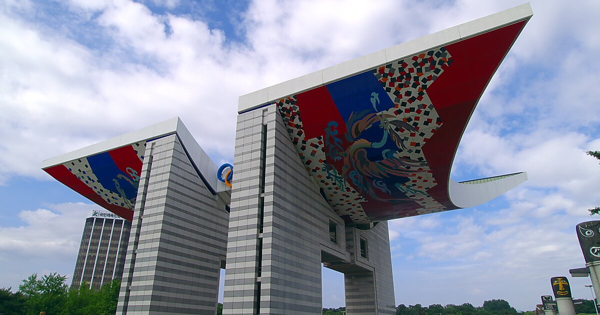 올림픽공원 세계평화의문 - 서울특별시, 대한민국 | Tripomatic