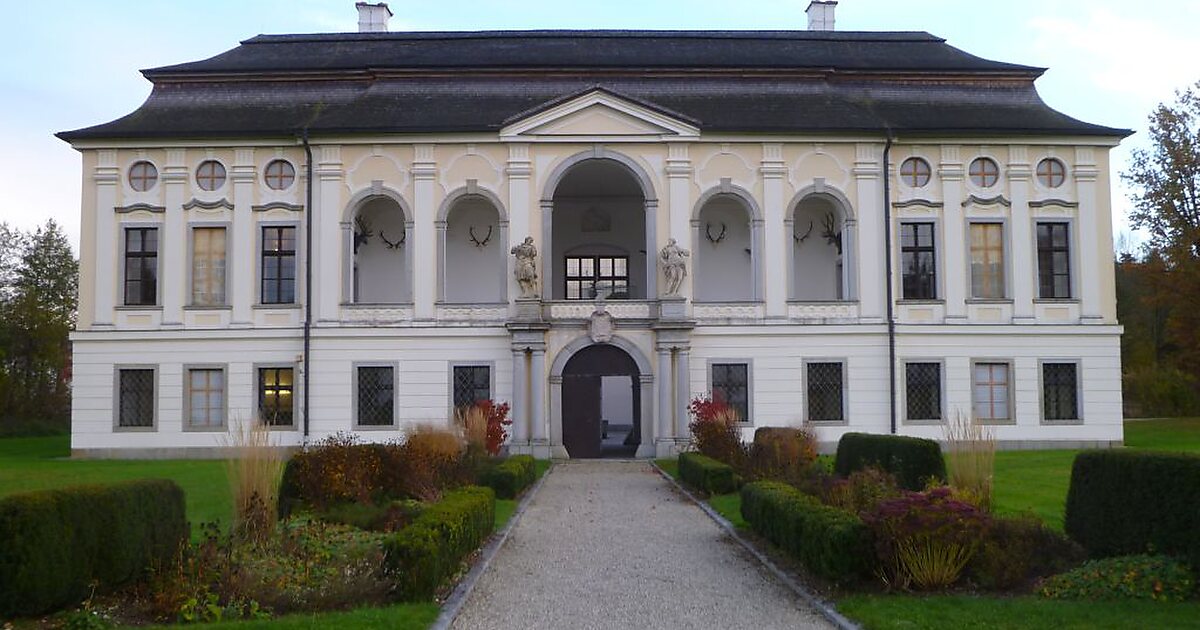 Schloss Hohenbrunn in Hohenbrunn, Österreich | Tripomatic