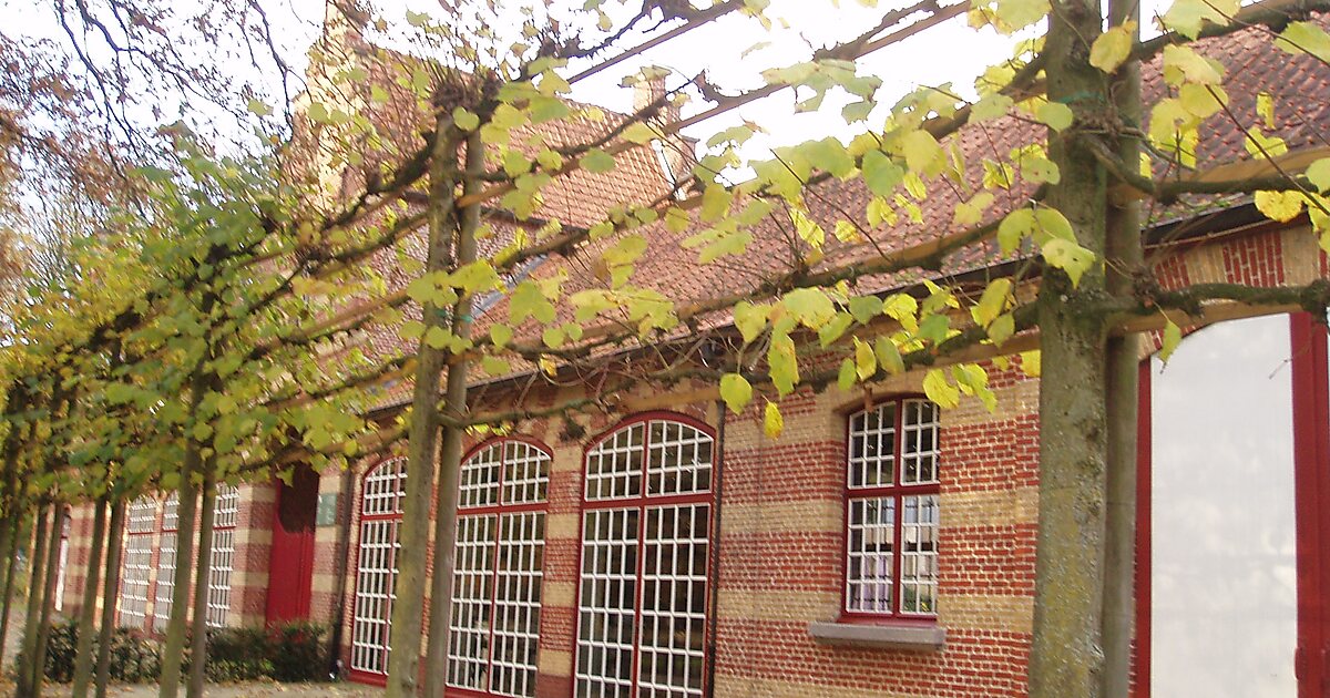 Renesse Castle in Malle | Tripomatic