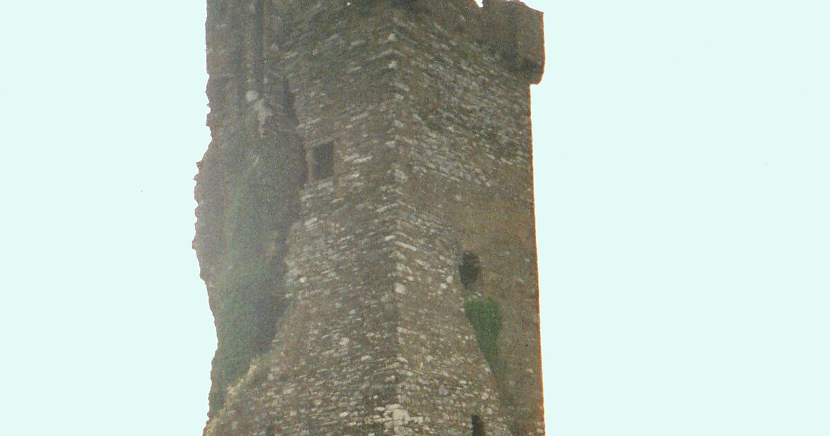 Castle Donovan in Ireland | Tripomatic