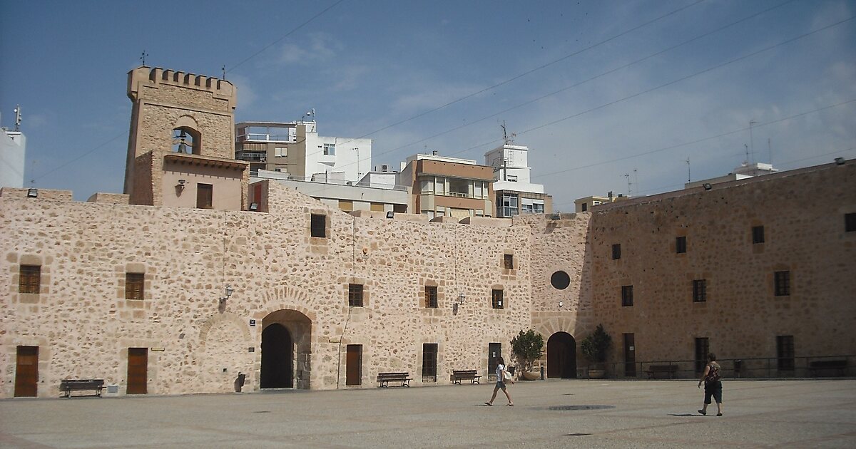 Castillo de Santa Pola en Santa Pola, España | Tripomatic