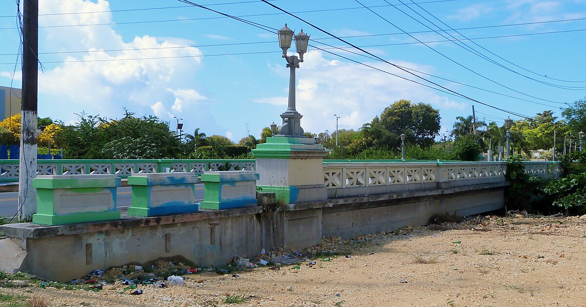 Puente Río Portugués in Ponce | Tripomatic