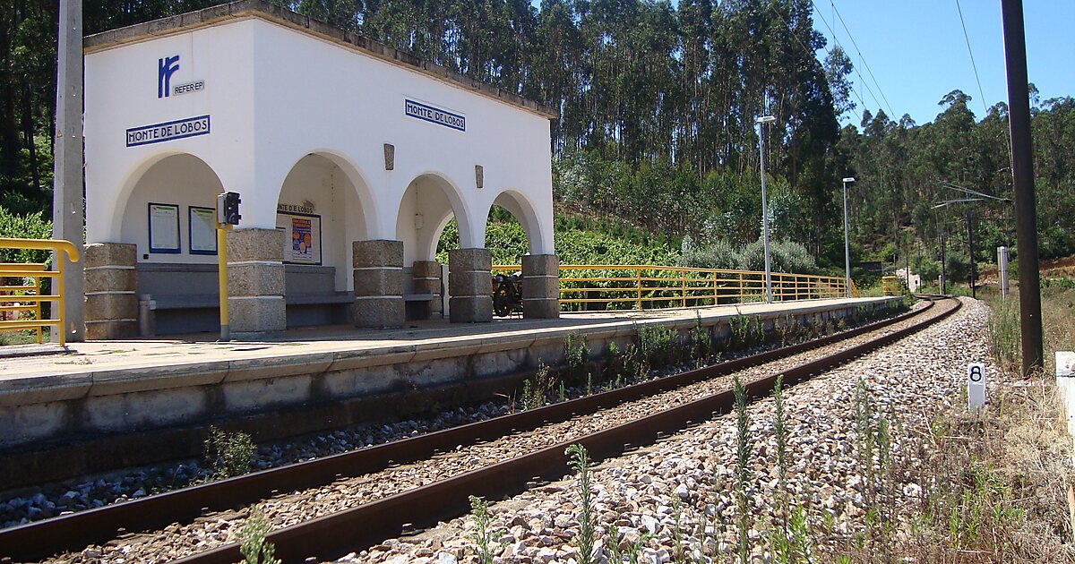 Apeadero de Monte dos Lobos en Vale de Remígio, Portugal | Tripomatic