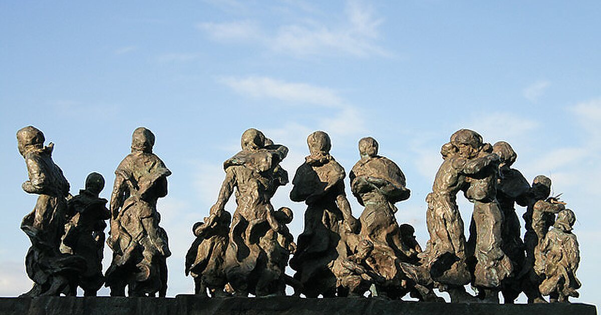Eyemouth Fishing Disaster Memorial in Eyemouth, UK | Tripomatic