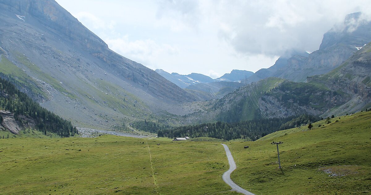 Gemmi Pass in Alps, Switzerland | Tripomatic