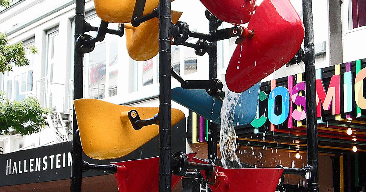 The Bucket Fountain in Wellington, New Zealand | Tripomatic
