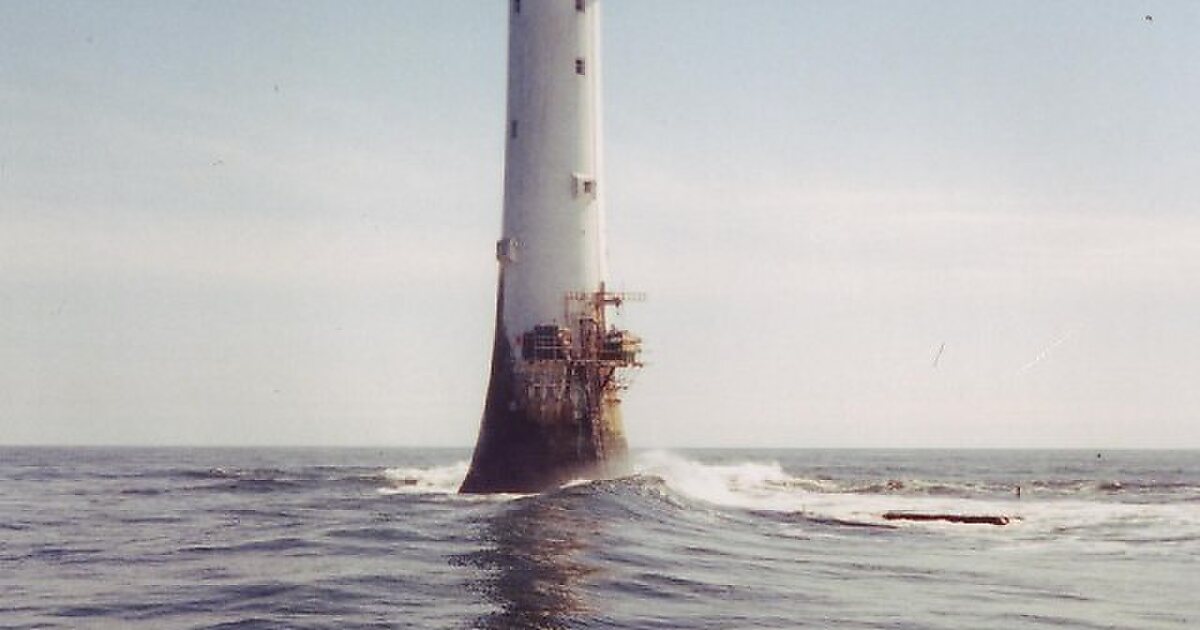 Bell Rock Lighthouse in Scotland, UK | Tripomatic