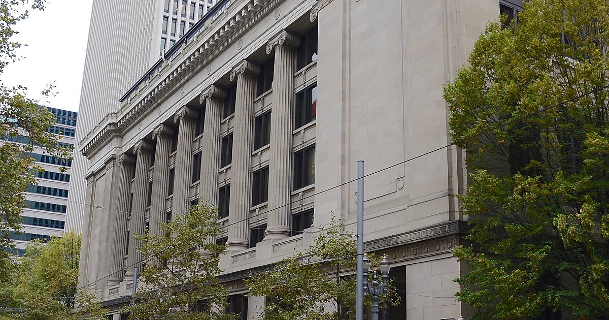 Multnomah County Courthouse in Downtown Portland, Oregon | Tripomatic