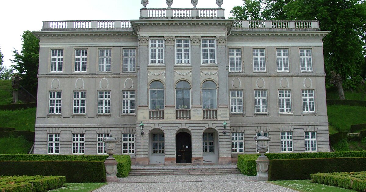 Marienlyst Castle in Helsingør, Danmark | Tripomatic