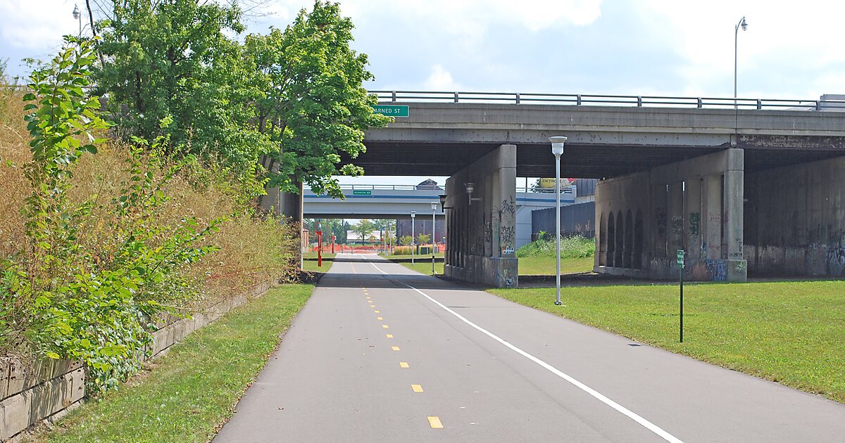 Dequindre Cut Greenway in Detroit, United States | Tripomatic