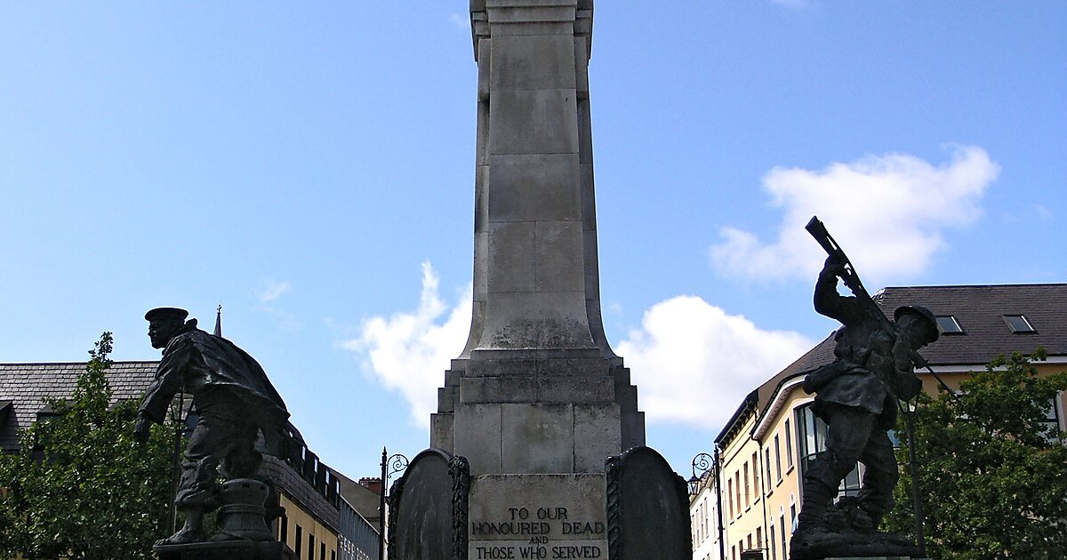 Siege Heroes Memorial in Derry, UK | Tripomatic