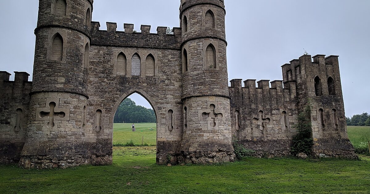 Ralph Allens Sham Castle in Bath, Somerset, UK | Tripomatic