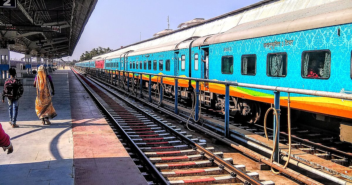 Badarpur Junction railway station in Badarpur | Tripomatic