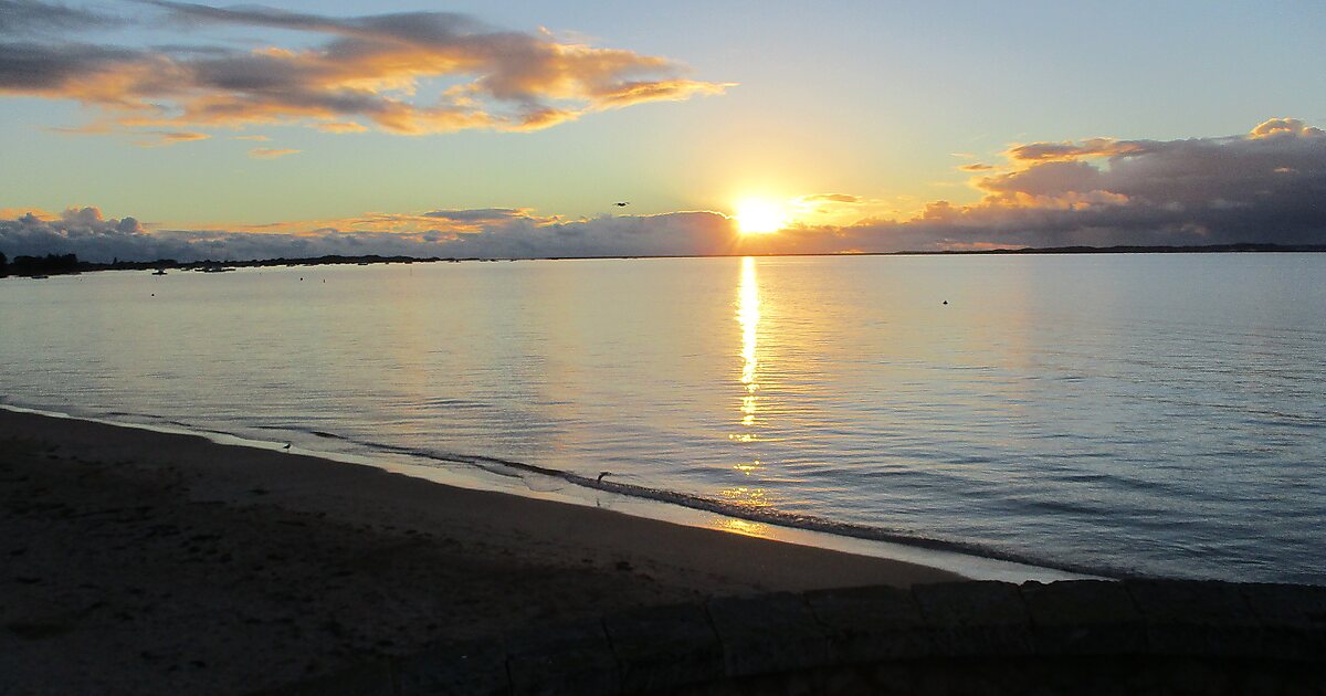 Mangles Bay in Rockingham, Western Australia | Tripomatic