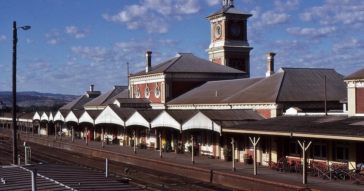 Albury Station, Railway Place