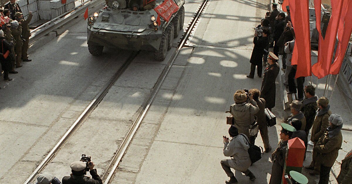 Afghanistan–Uzbekistan Friendship Bridge in Hairatan, Uzbekistan ...
