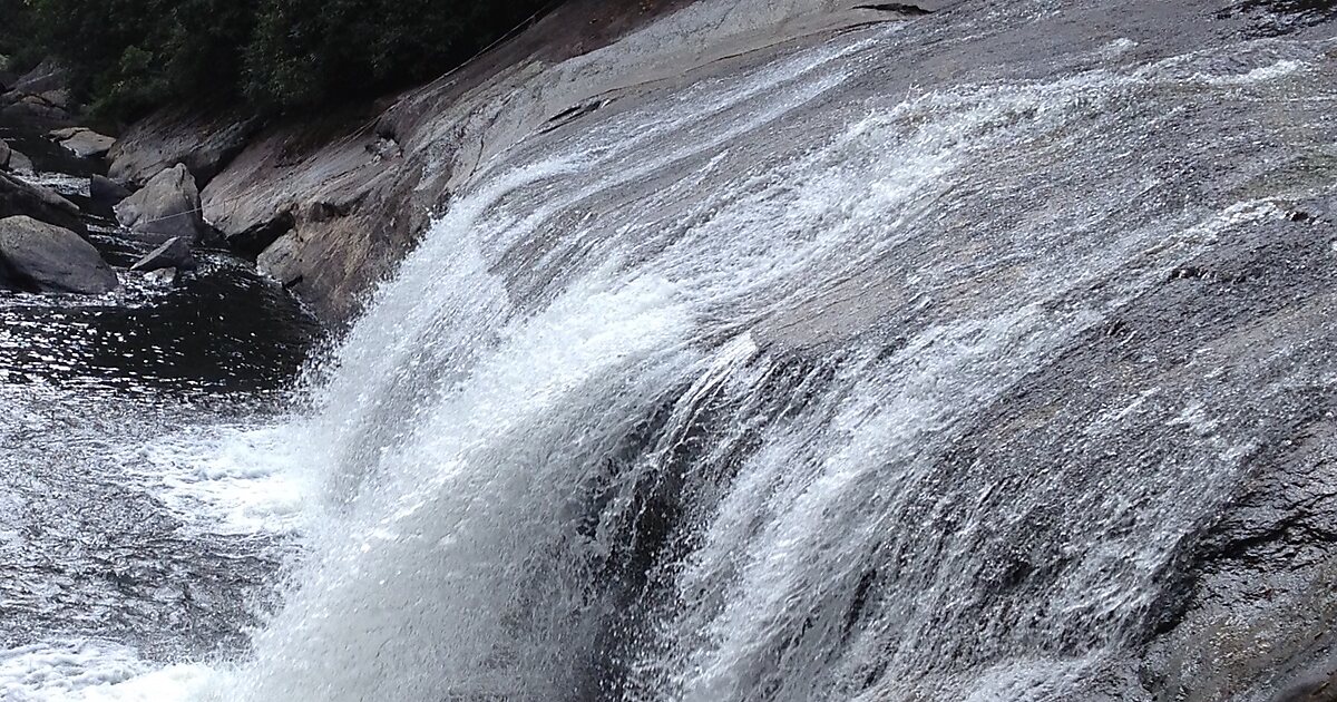 Turtleback Falls in North Carolina, United States | Tripomatic