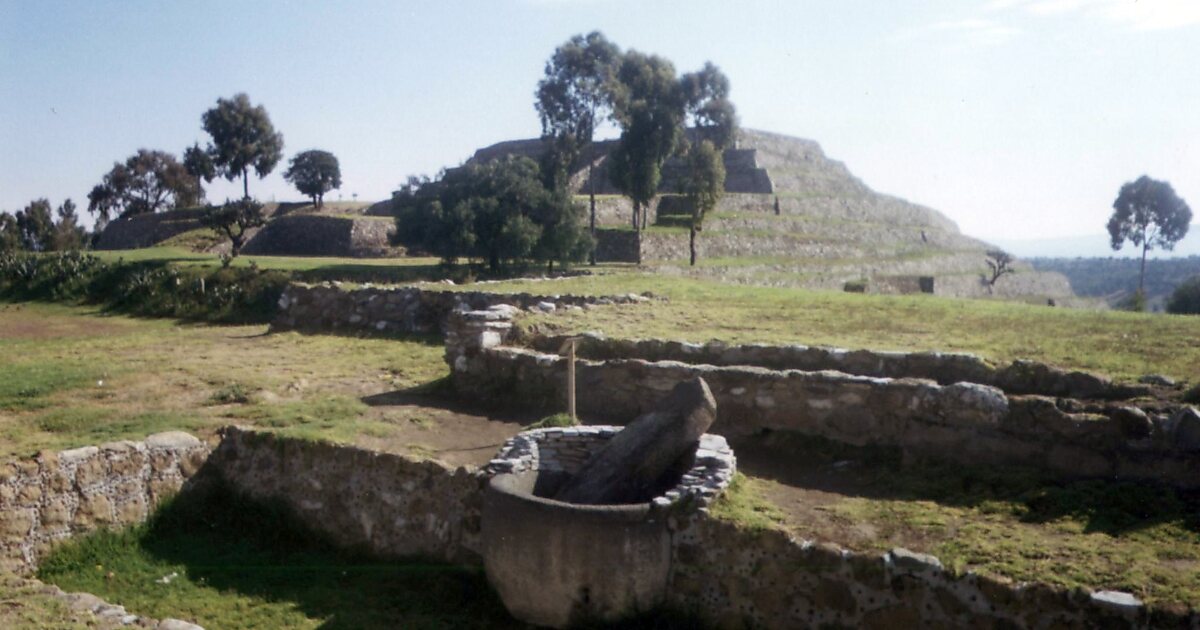 Zona Arqueológica de Xochitécatl en Tlaxcala de Xicohténcatl, México ...