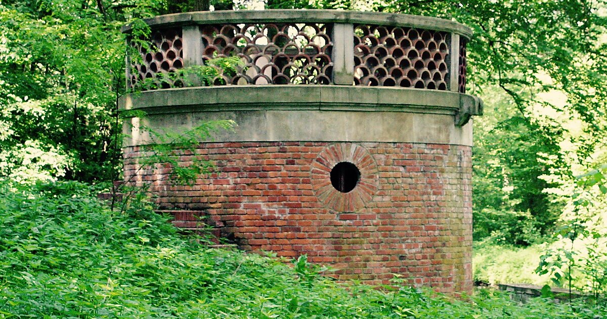 Natolin Park in Wilanów, Warsaw, Polska | Tripomatic