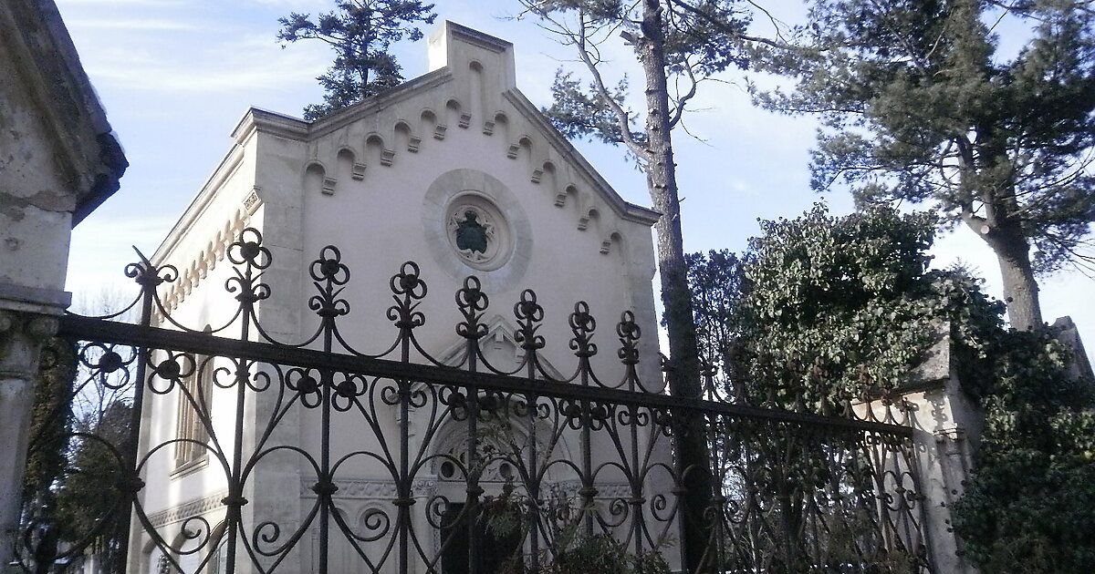 Central Cemetery in Andrei Mureșanu, Cluj-Napoca, Romania | Tripomatic