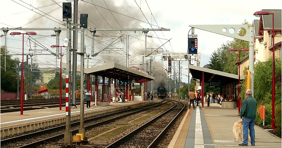 Bahnhof Pétange in Petingen, Luxemburg | Tripomatic