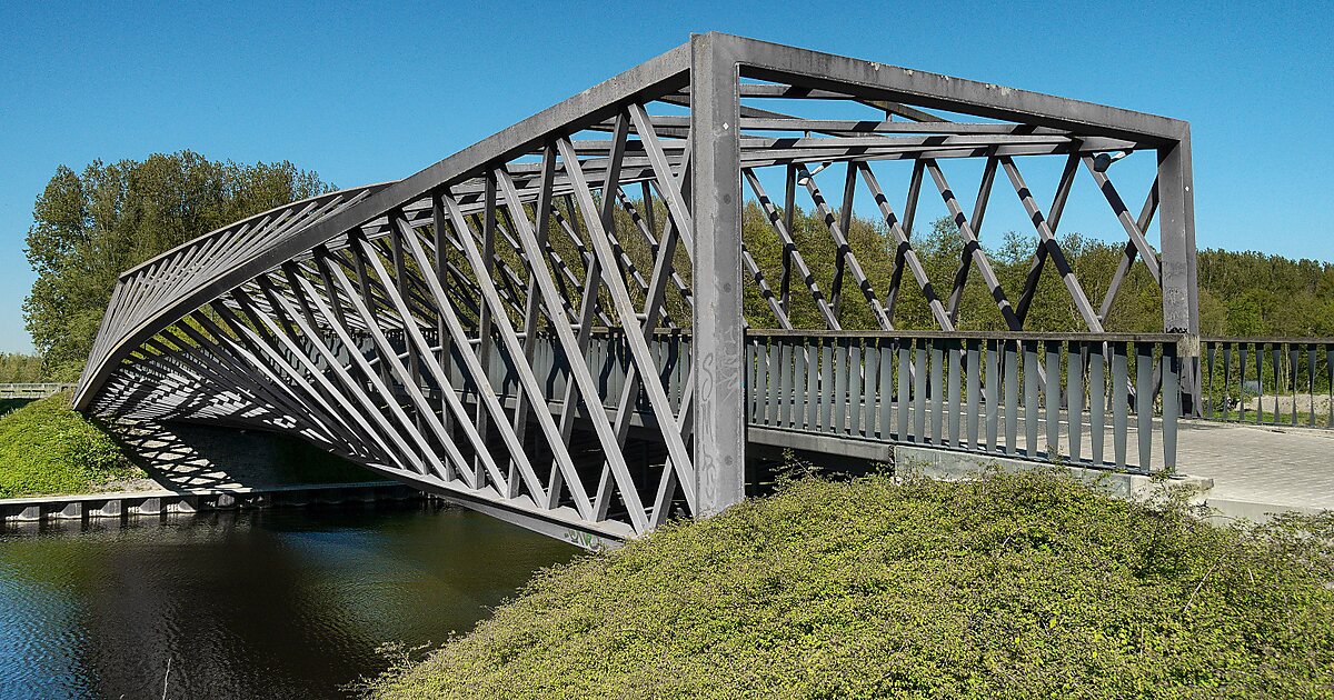 Vlaardingse Vaart Bridge in Vlaardingen, Netherlands | Tripomatic