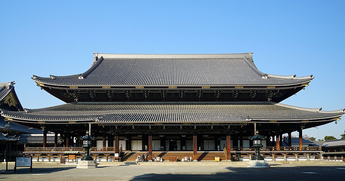 Higashi Hongan-ji Temple in Shimogyō-ku, Kyoto, Japan | Tripomatic