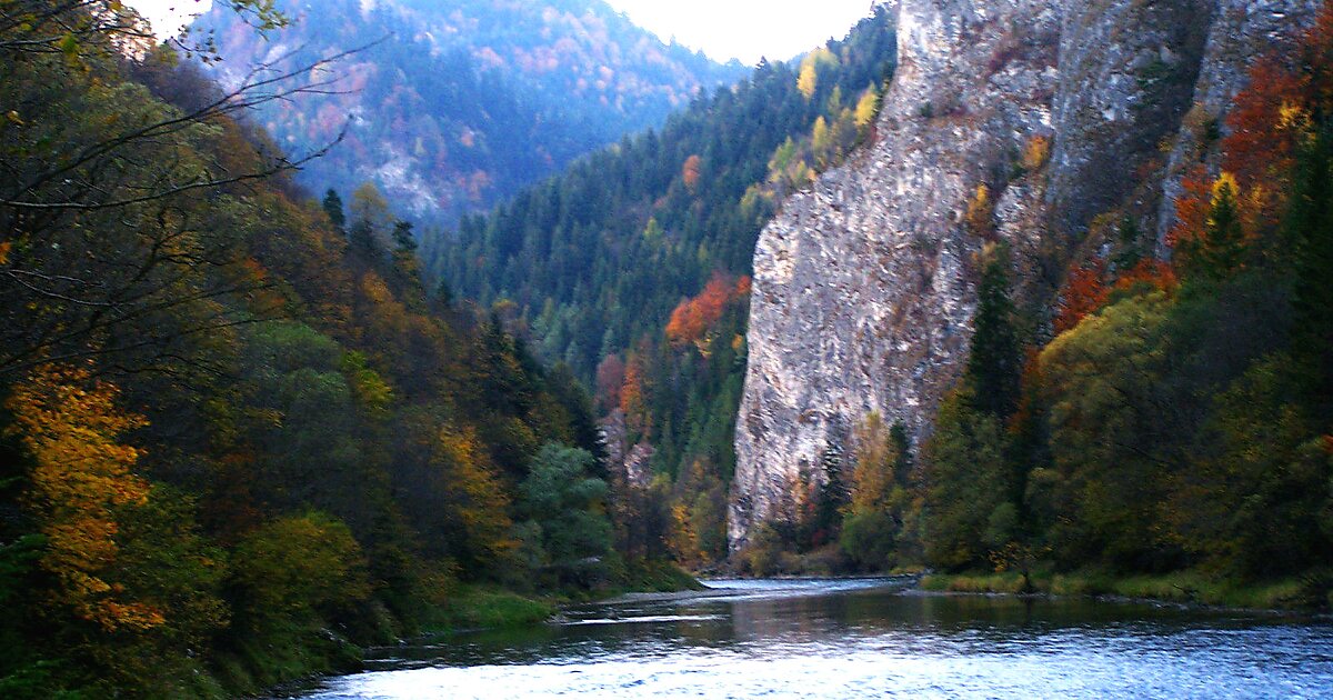Dunajec River Gorge raft trip - starting point in Červený Kláštor ...