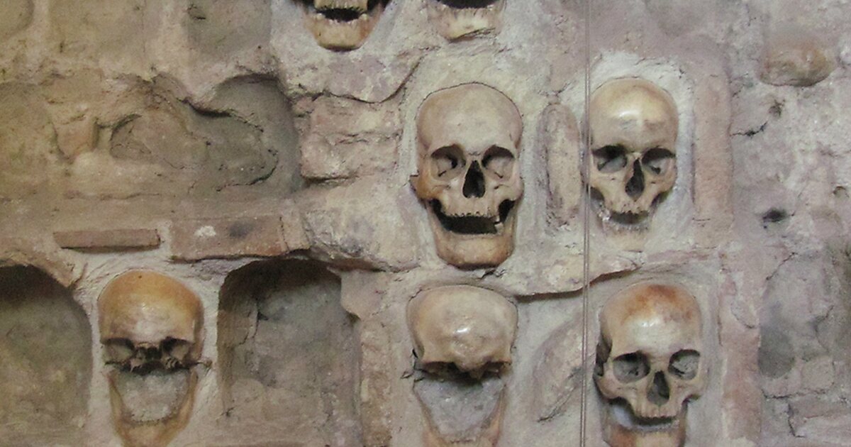 Skull Tower in Niš | Tripomatic